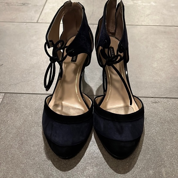 Alex Marie | Shoes | Alex Marie Twotone Black Navy Blue Heels | Poshmark